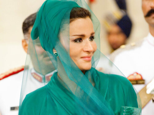 Quién es Sheikha Moza, figura clave en la liberación de los rehenes de ...